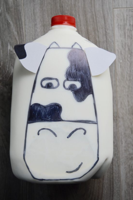 Milk Cow Craft Tutorial | DIY Kids Craft - The DIY Lighthouse